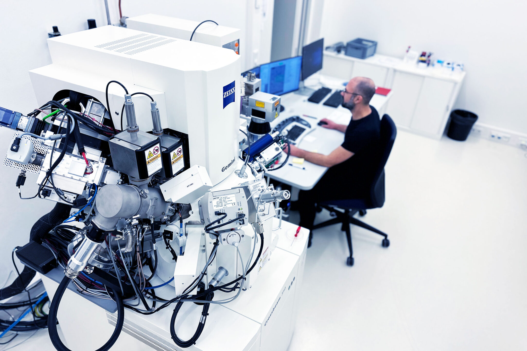 Purchase order on scanning electron microscope from Zeiss – Lifecare